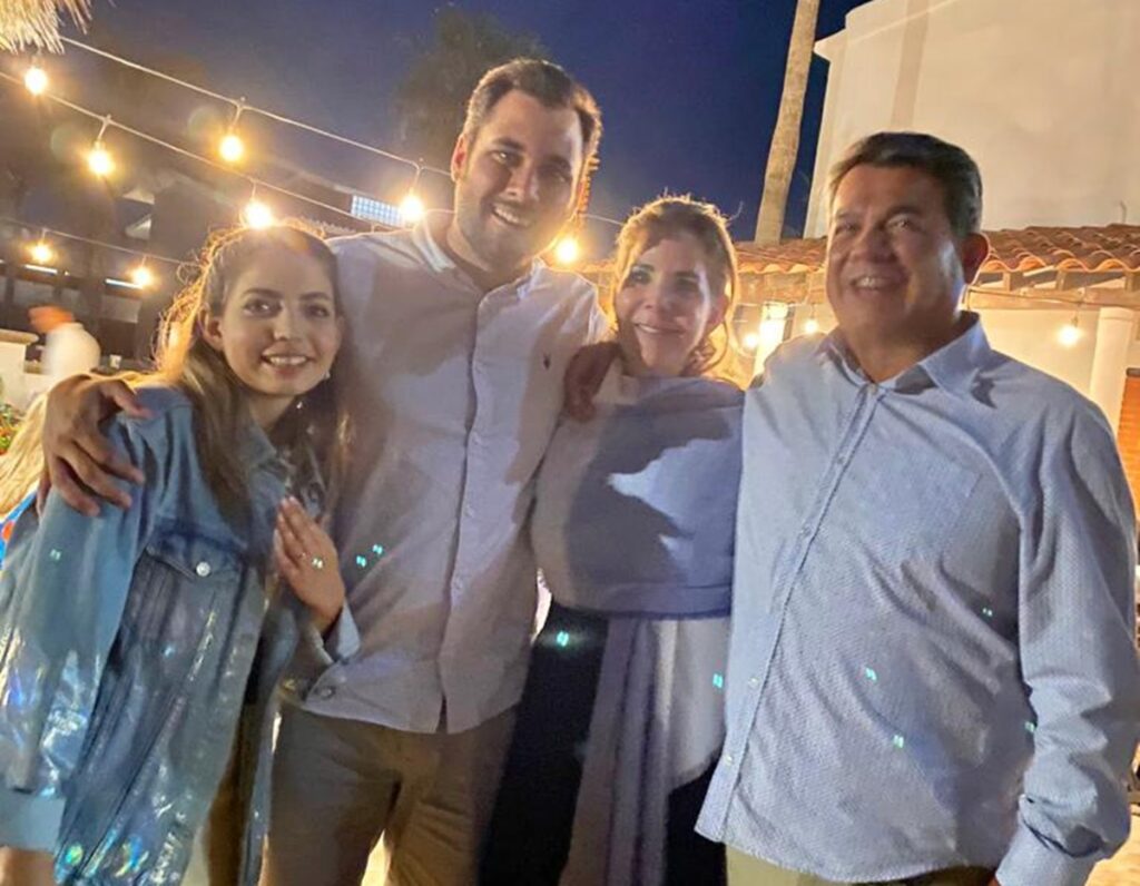 Mossy González recibe anillo de compromiso de Alejandro Bermúdez ...