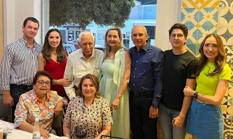 Patricio Galaviz Festeja 57 Años En Familia Y Con Los Amigos Perfiles