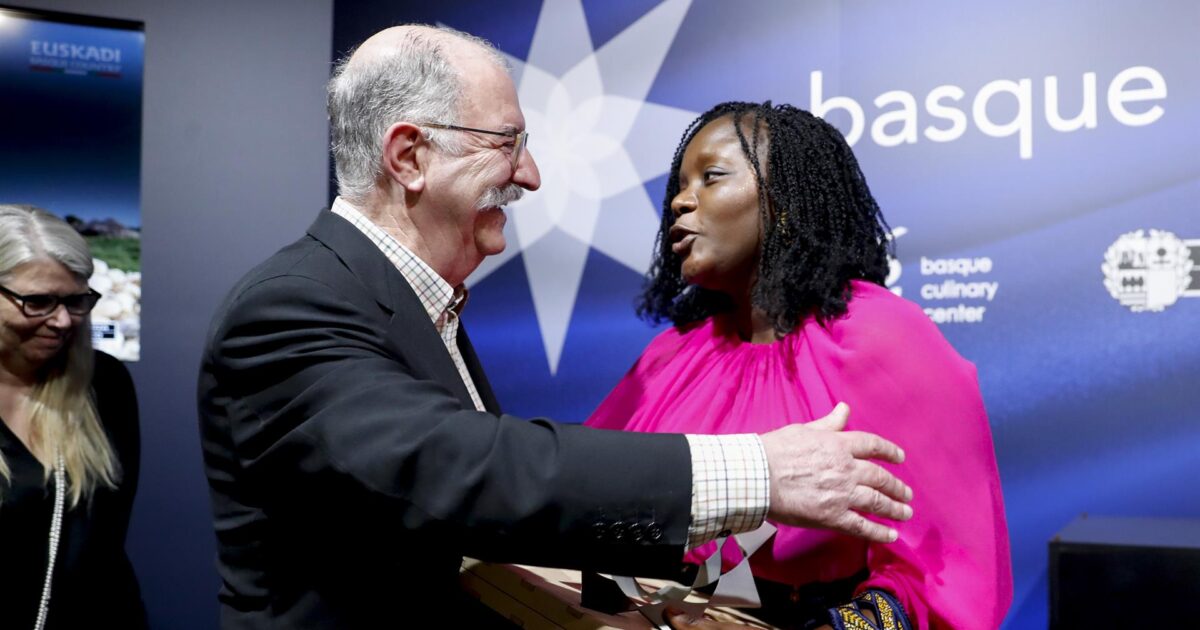 La chef Fatmata Binta recibe el Basque Culinary World Prize 2022 - Perfiles