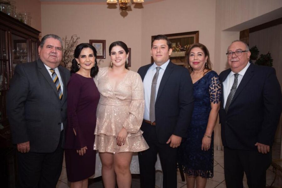 Anuncian boda María Silvia Symonds y Jesús Emmanuel Flores - Perfiles