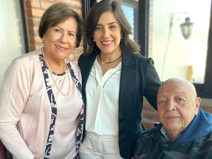 Marcela Falomir de Peña disfruta cumpleaños con amigas y familia - Perfiles