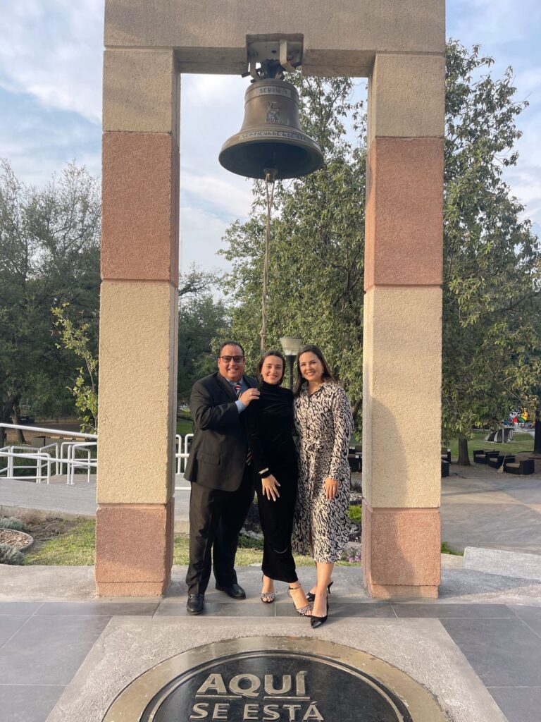 Muchas felicidades para la hermosa Andrea Ramos Silva por su graduación ...