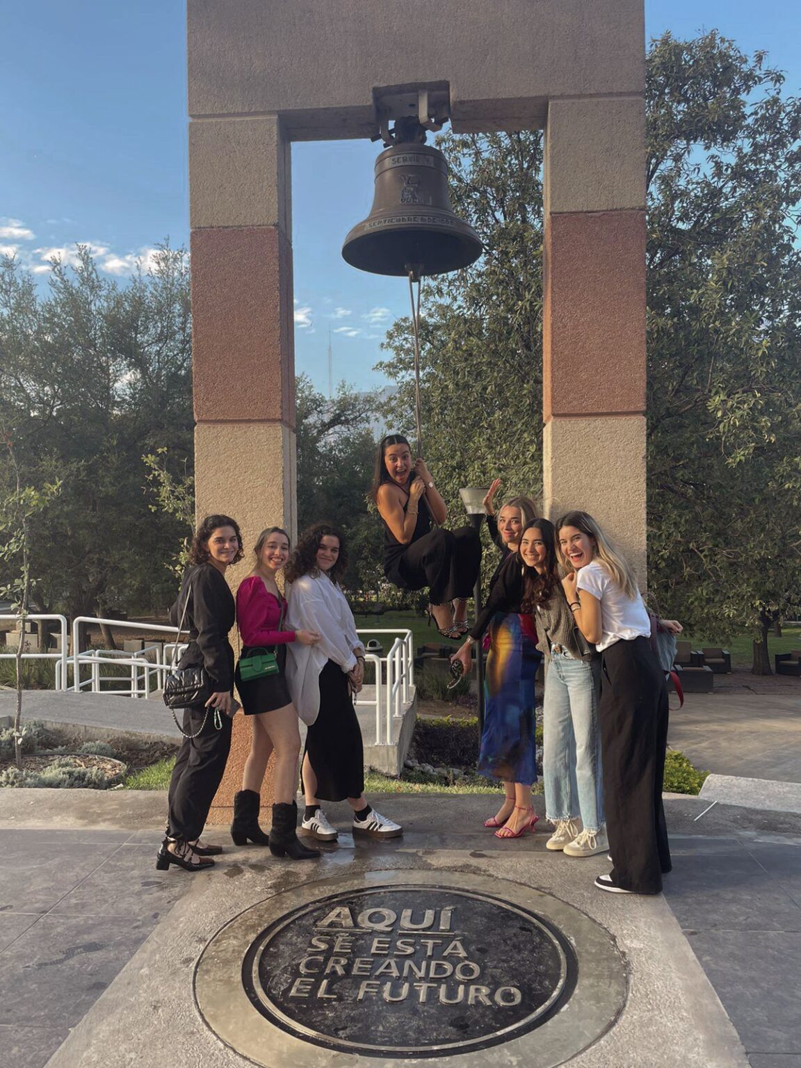 Muchas felicidades para la hermosa Andrea Ramos Silva por su graduación ...