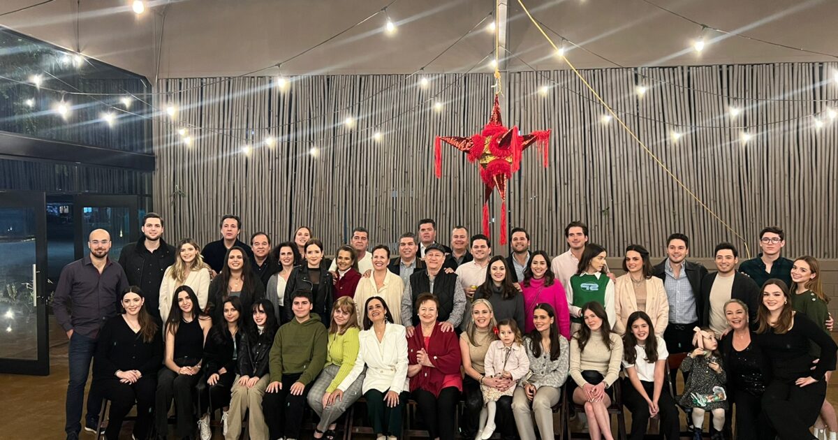 Una posada tradicional llena de alegría disfrutaron la familia de ...