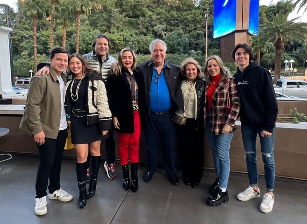 Don Daniel Ibarra Heredia disfruta un día excepcional en familia - Perfiles