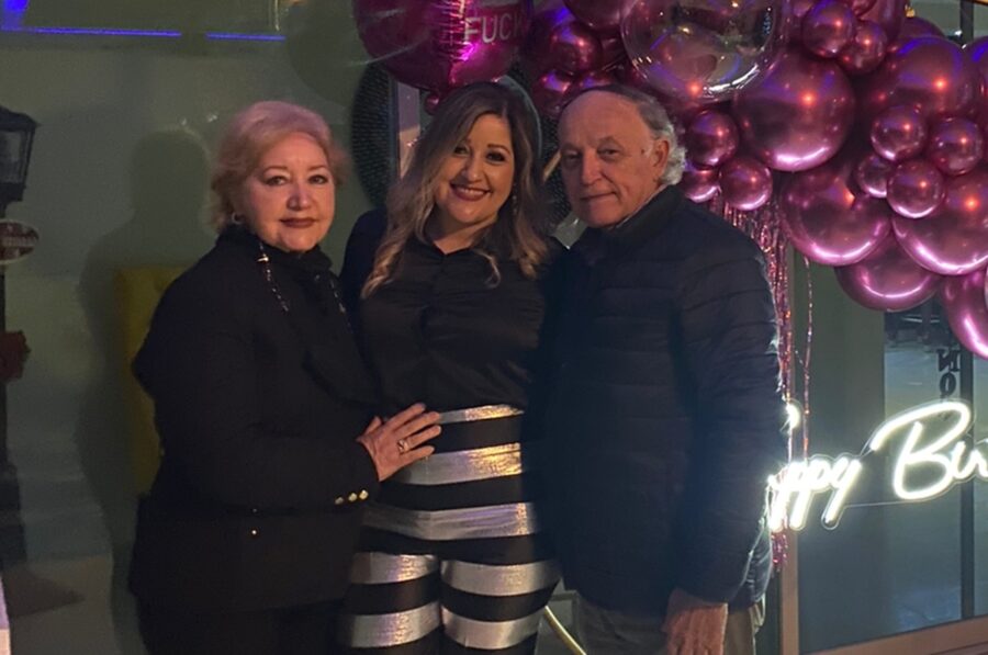 Irene Esquer de Miranda celebra 42 años de edad con velada - Perfiles