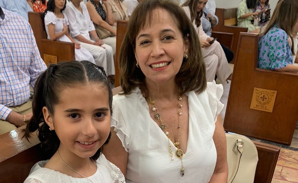 Lucía y Cecilia Gastélum Ruiz celebran su confirmación cristiana - Perfiles