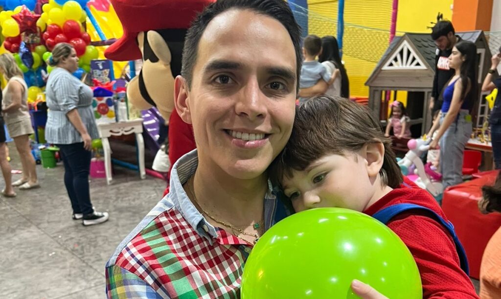 Sam Ruelas Almaraz se convierte en Mario Bros en su cumpleaños - Perfiles