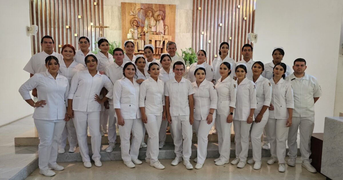 Egresan de la licenciatura en enfermería de la UAS - Perfiles