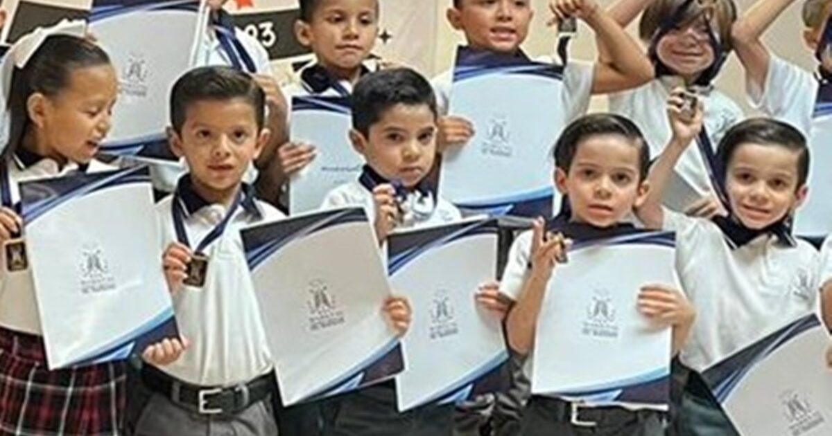 Graduación de preescolar del Centro Escolar del Noroeste - Perfiles